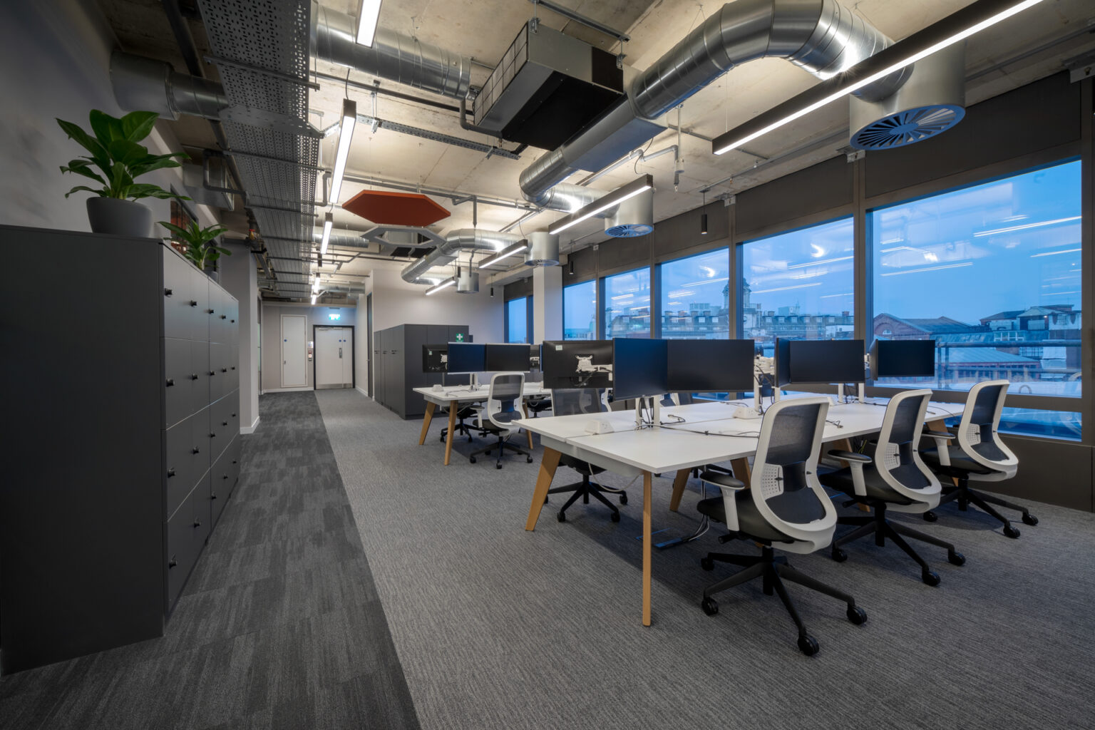 Advantages and Disadvantages of Open Plan Offices | Claremont
